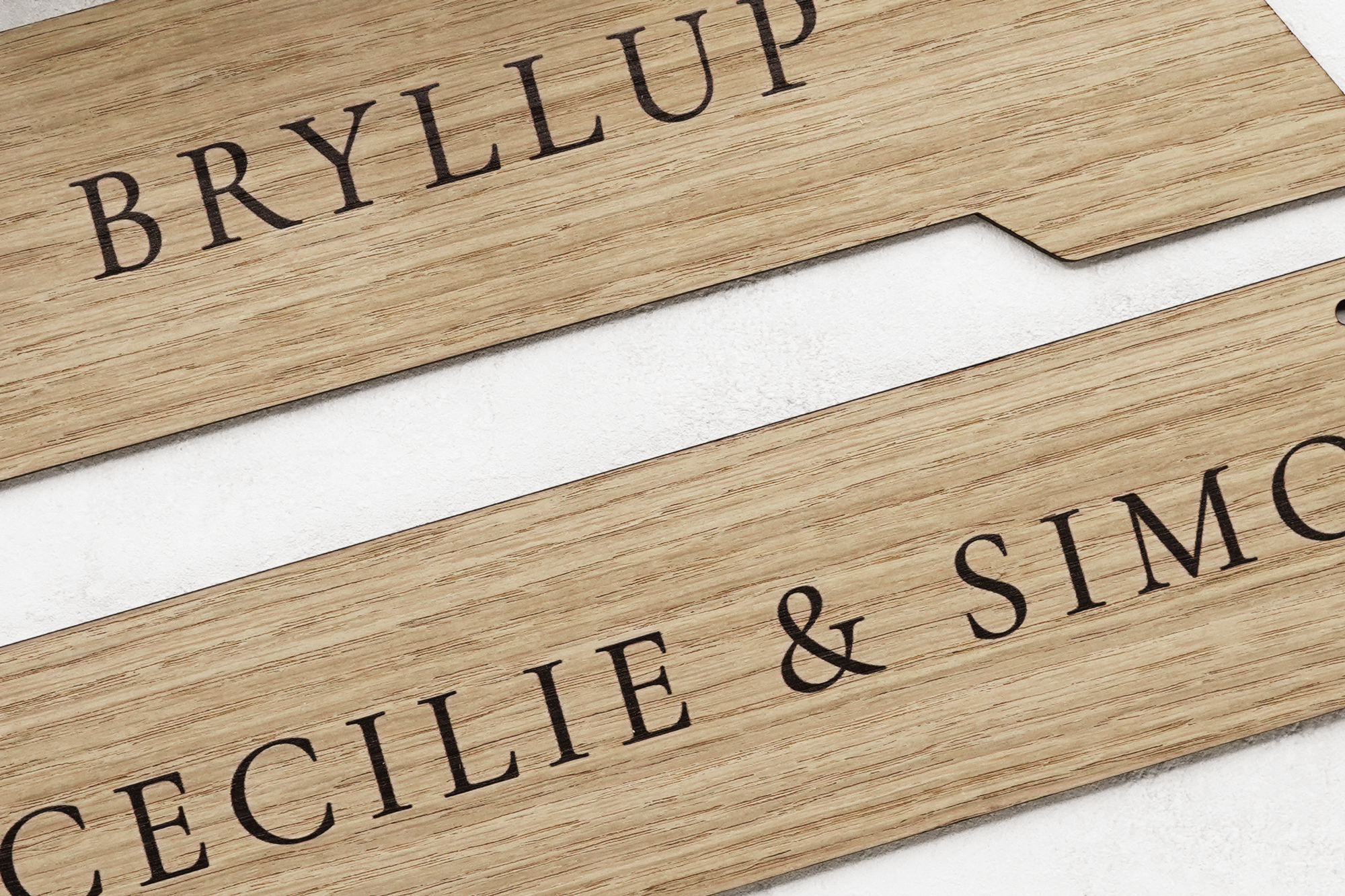 Stort firma logo skilt i træ · LUMEN