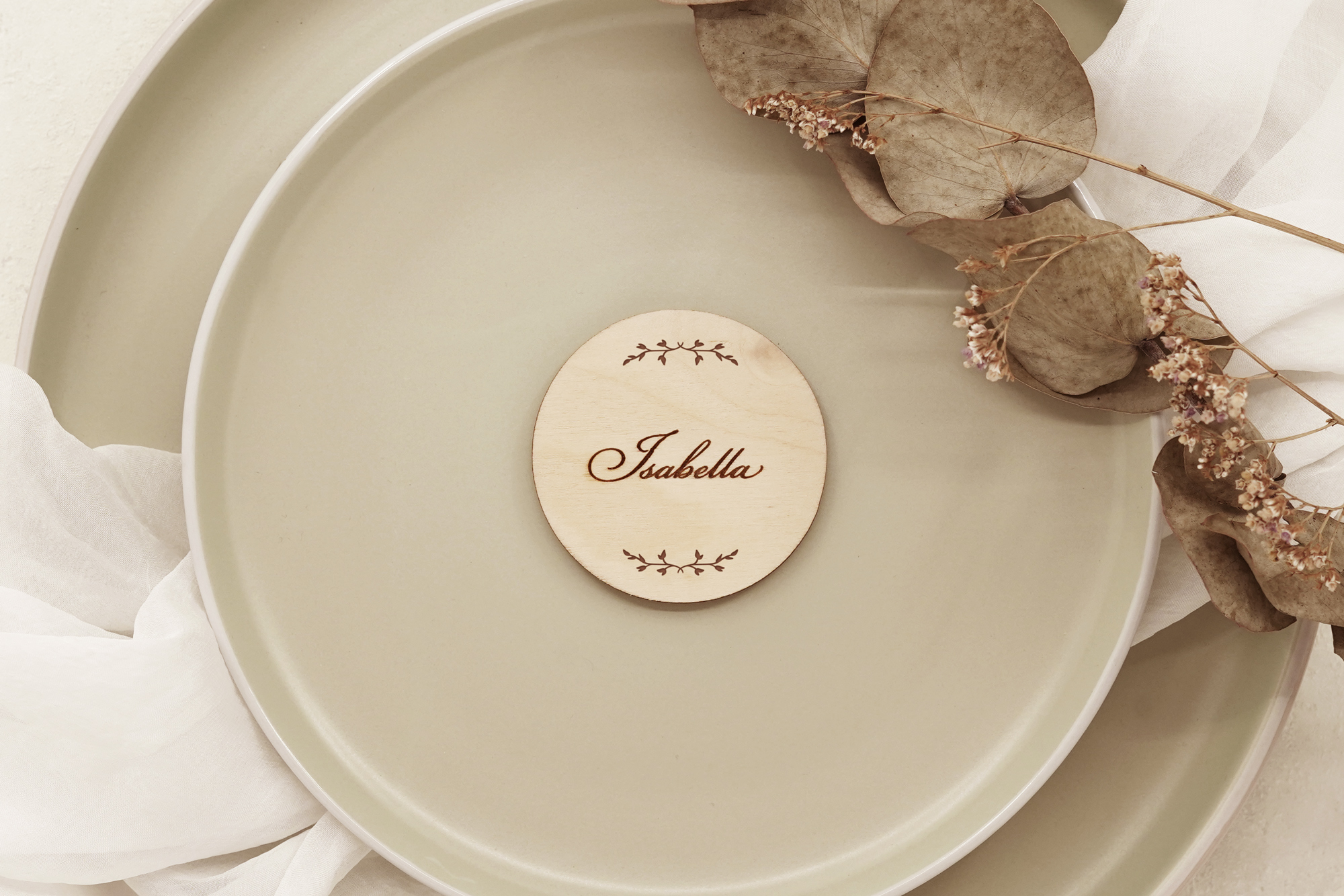 Rundt Bordkort i træ, Kalligrafi › Bordkort & bordnumre › Bordkort i ...